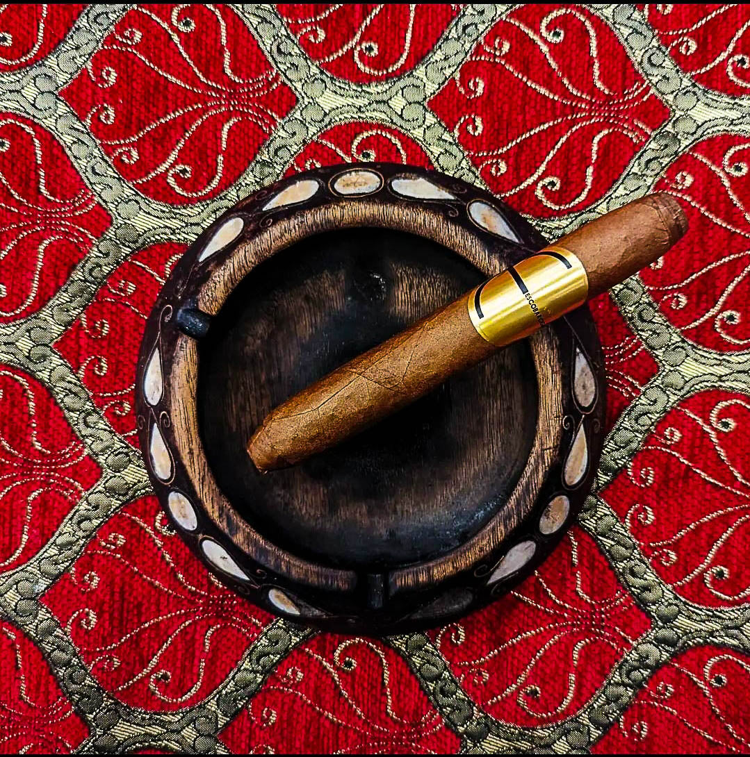Cigar Scents & Flavors - You Guide to the world of cigars | Escobar ...